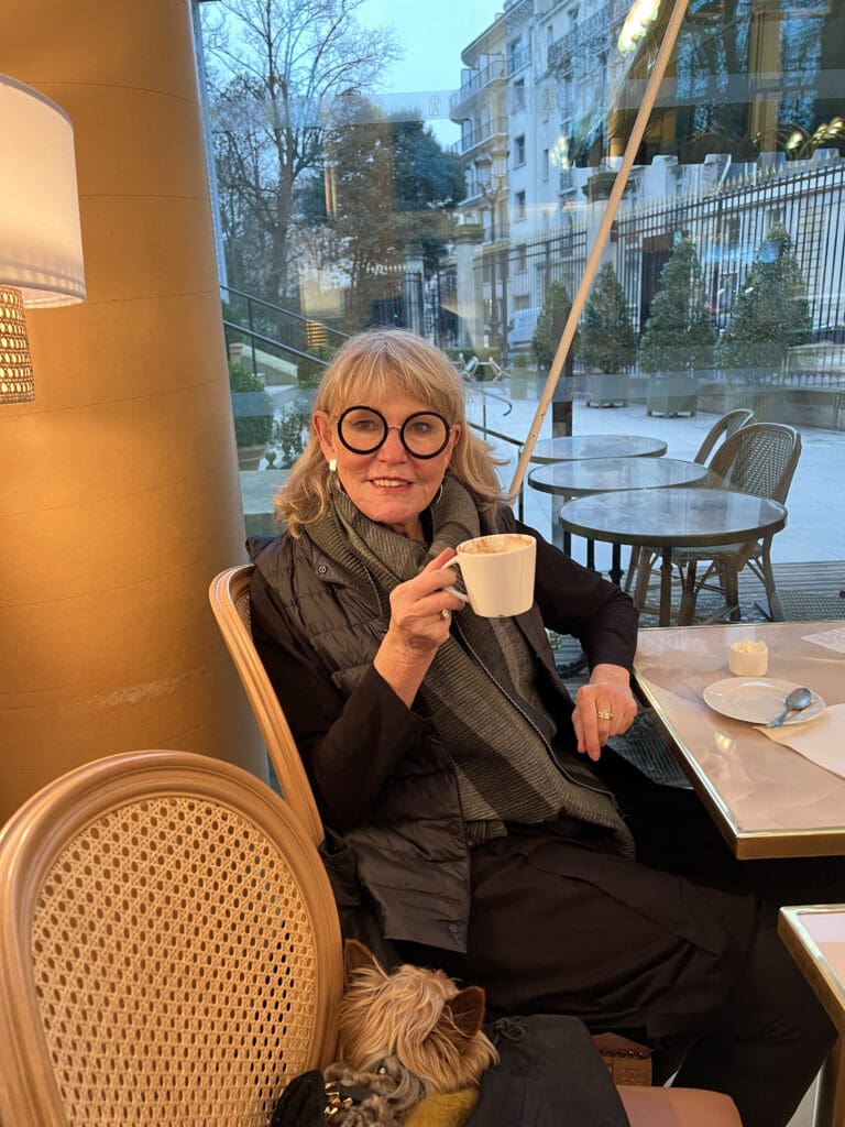 Expat Tips | French Footsteps - Barefoot Blogger